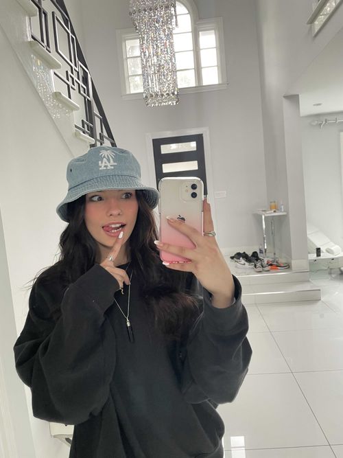 Leah Luv - leahluvofficial OnlyFans